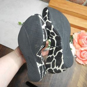 Stuart Weitzman | Shoes | Stuart Weitzman Clipper Giraffe Print Wedge ...